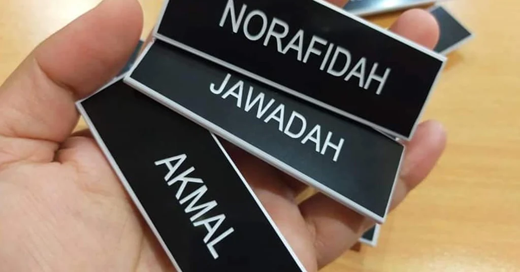 Saiz Name Tag Guru Standard dan Dimensi di Malaysia
