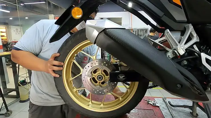 Saiz Tayar RS150 Standard, Depan dan Belakang