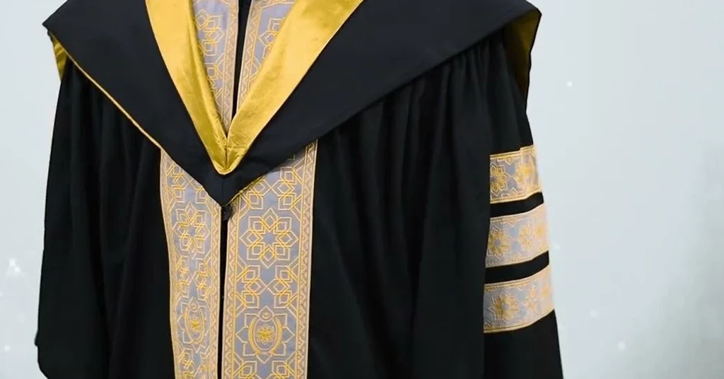 Saiz Jubah Konvo Mengikut Universiti dan Cara Ukur